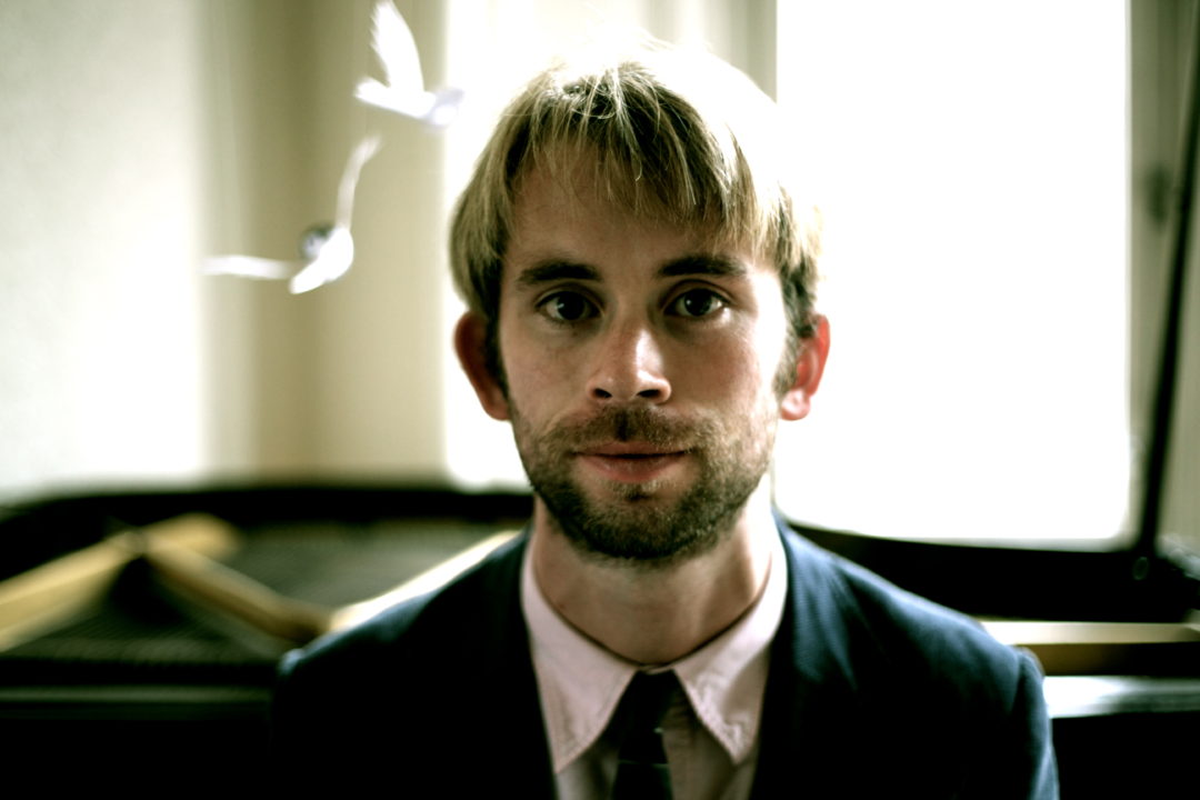 WWR Signs pianist and composer Tom Gibbs for Oct 15 debut solo release ...